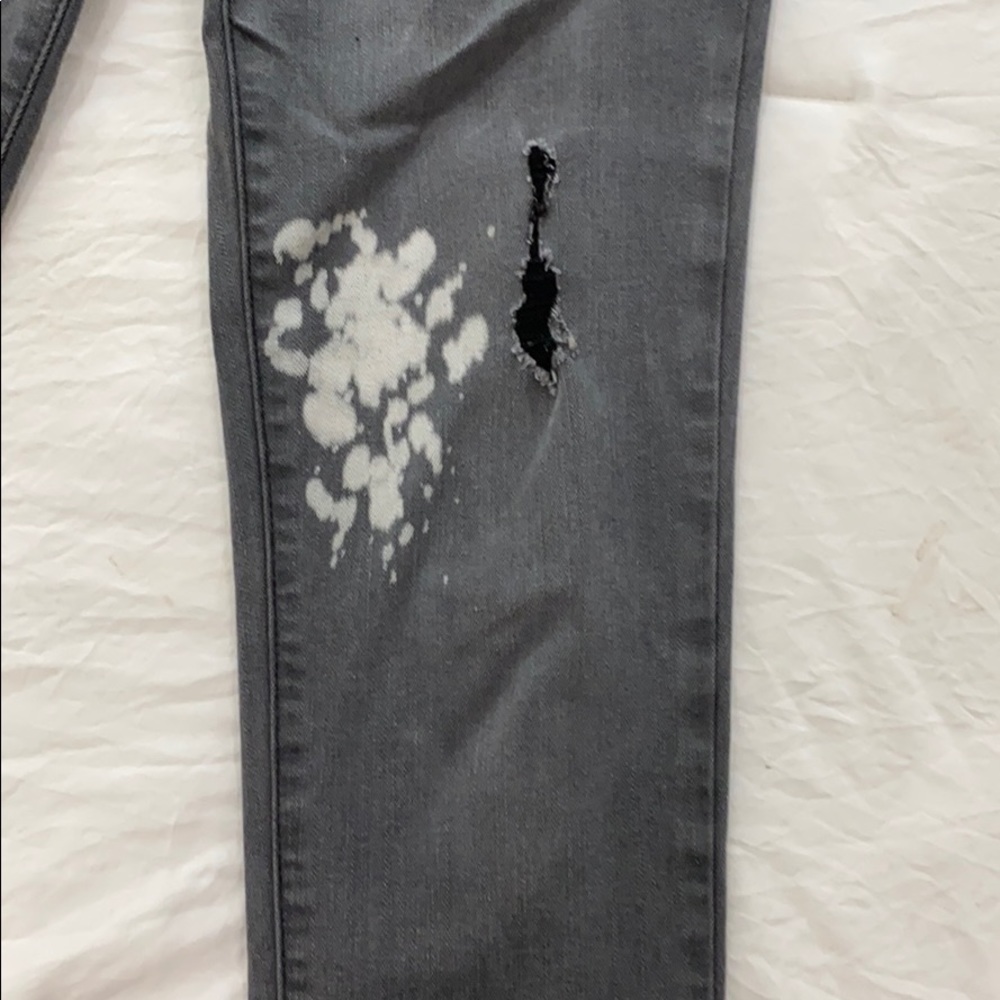 Gray Jeans With Bleach Splatter Design - Gem